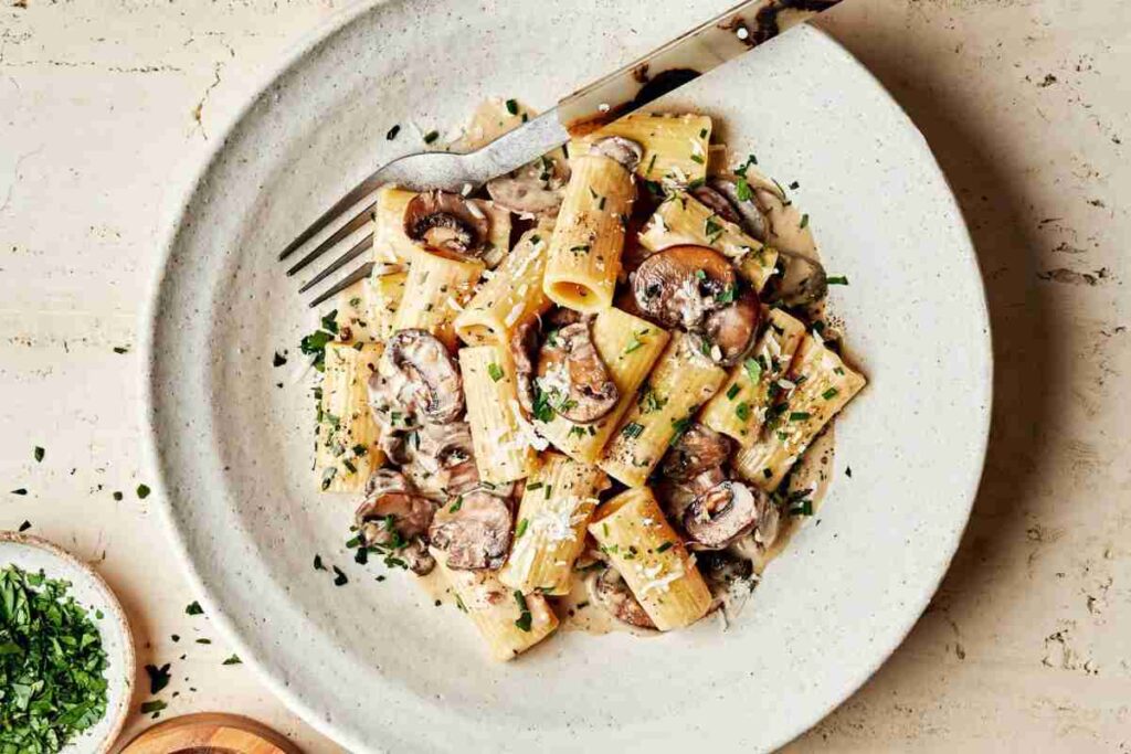 Pasta, funghi e un tocco segreto: è la preferita a casa nostra, la ...